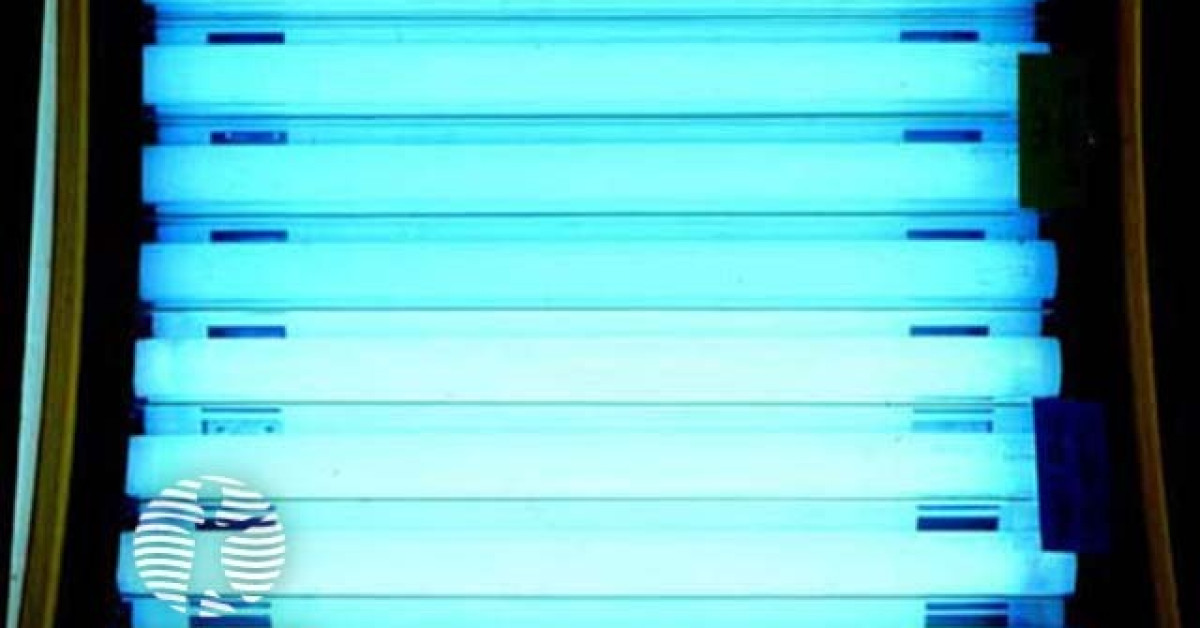 Lamps producing UV radiation image