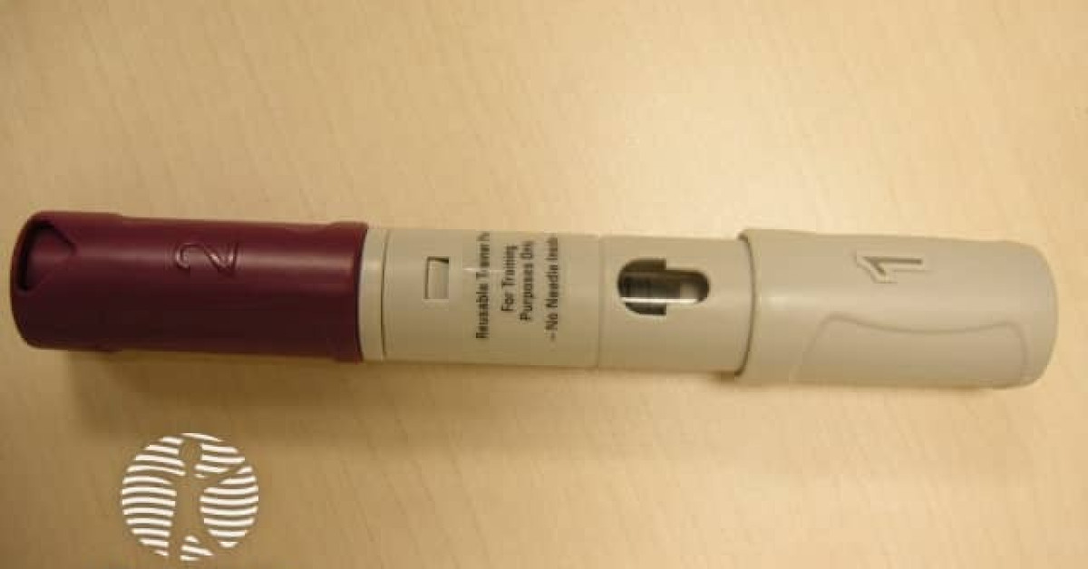 Adalimumab pen image