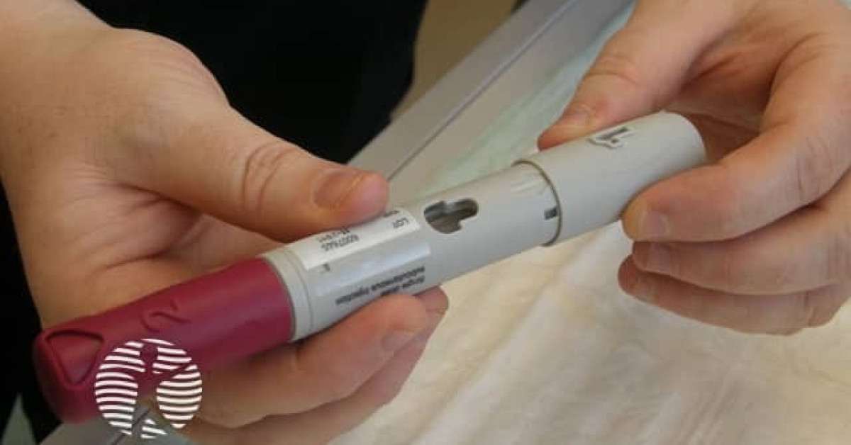 Adalimumab pen image